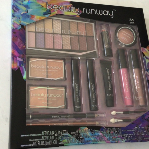 Beauty Runway | Makeup | Brand New Beauty Runway 3piece Makeup Set ...